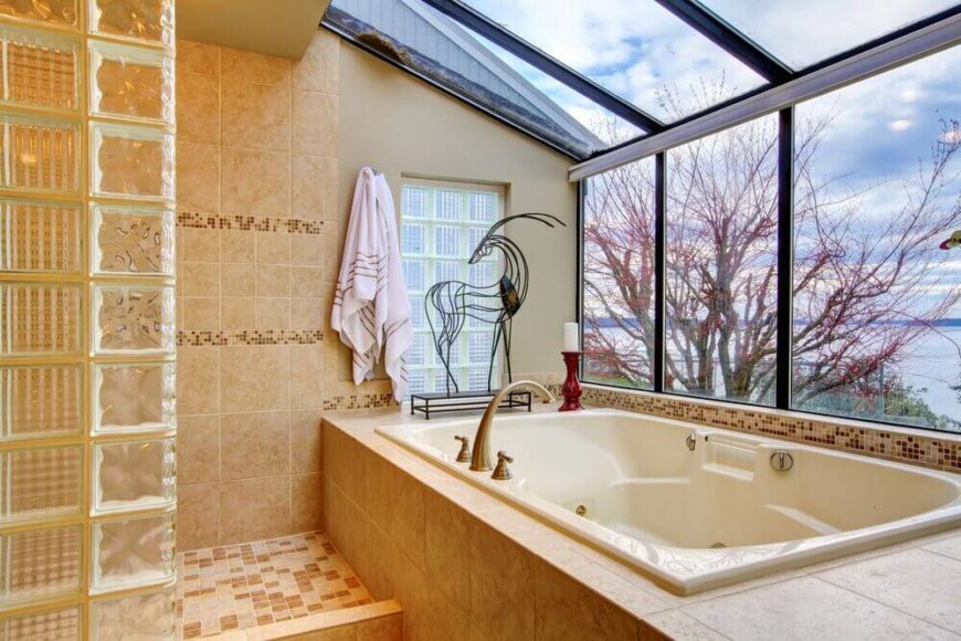 40 Master Bathroom Window Ideas
