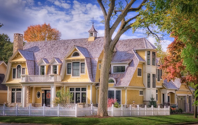 19 Shingle-Style Homes (Diverse Photo Collection)