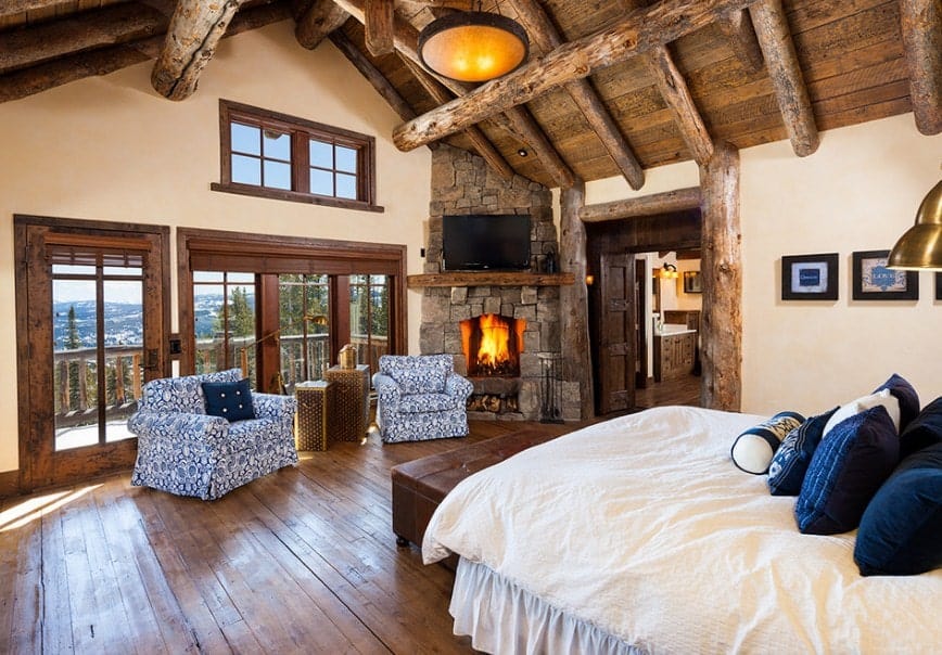 70 Rustic-Style Master Bedroom Ideas (Photos) - Homeporio