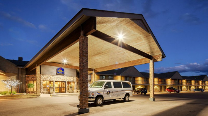 Best Western Plus Nor Wester vacation deals - Lowest Prices, Promotions ...