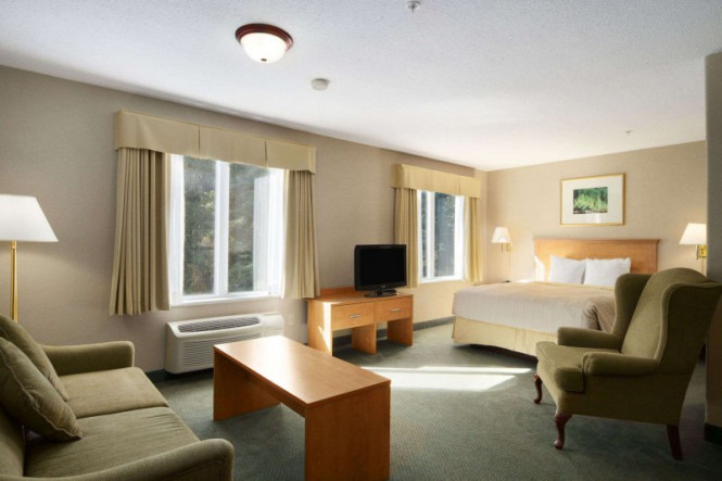 Days Inn And Suites vacation deals - Lowest Prices, Promotions, Reviews ...