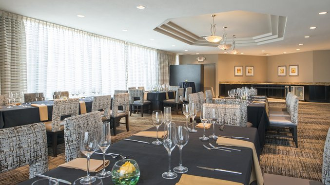 Doubletree By Hilton Hotel Circle vacation deals - Lowest Prices ...