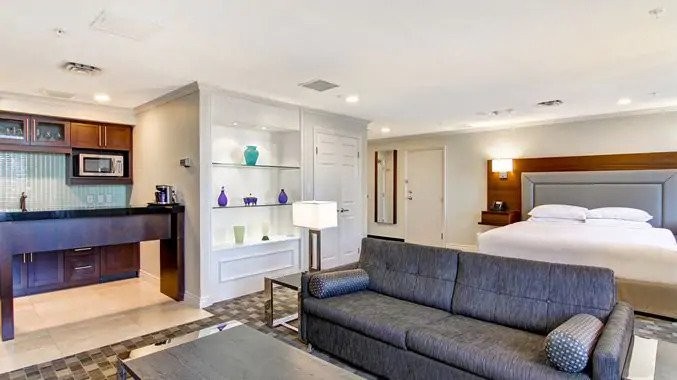Doubletree By Hilton Toronto Downtown vacation deals - Lowest Prices ...