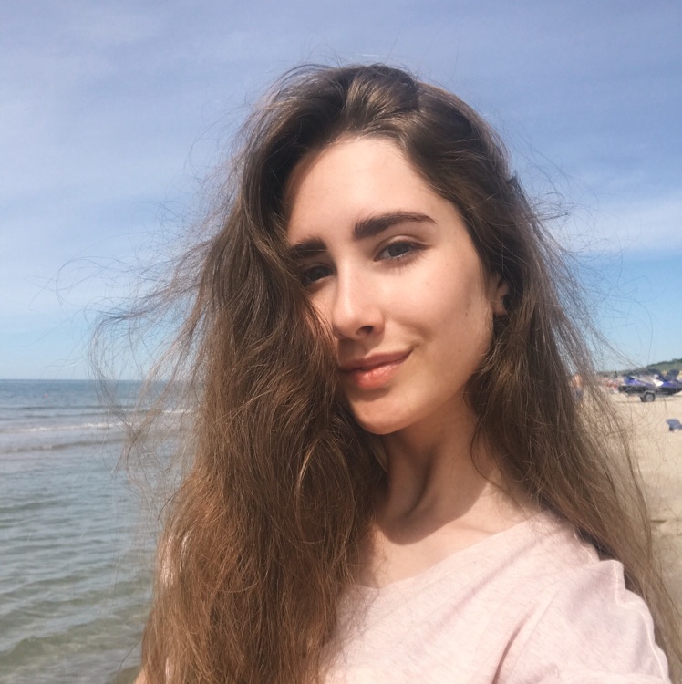 Alina is on Couchsurfing! | Couchsurfing