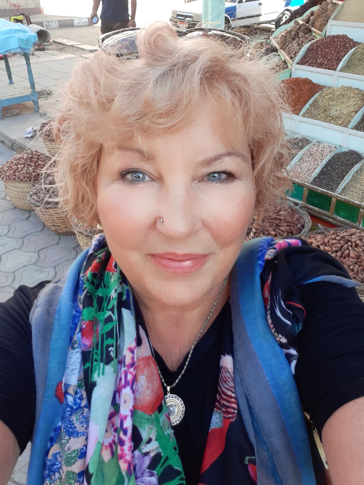 Deborah is on Couchsurfing! | Couchsurfing