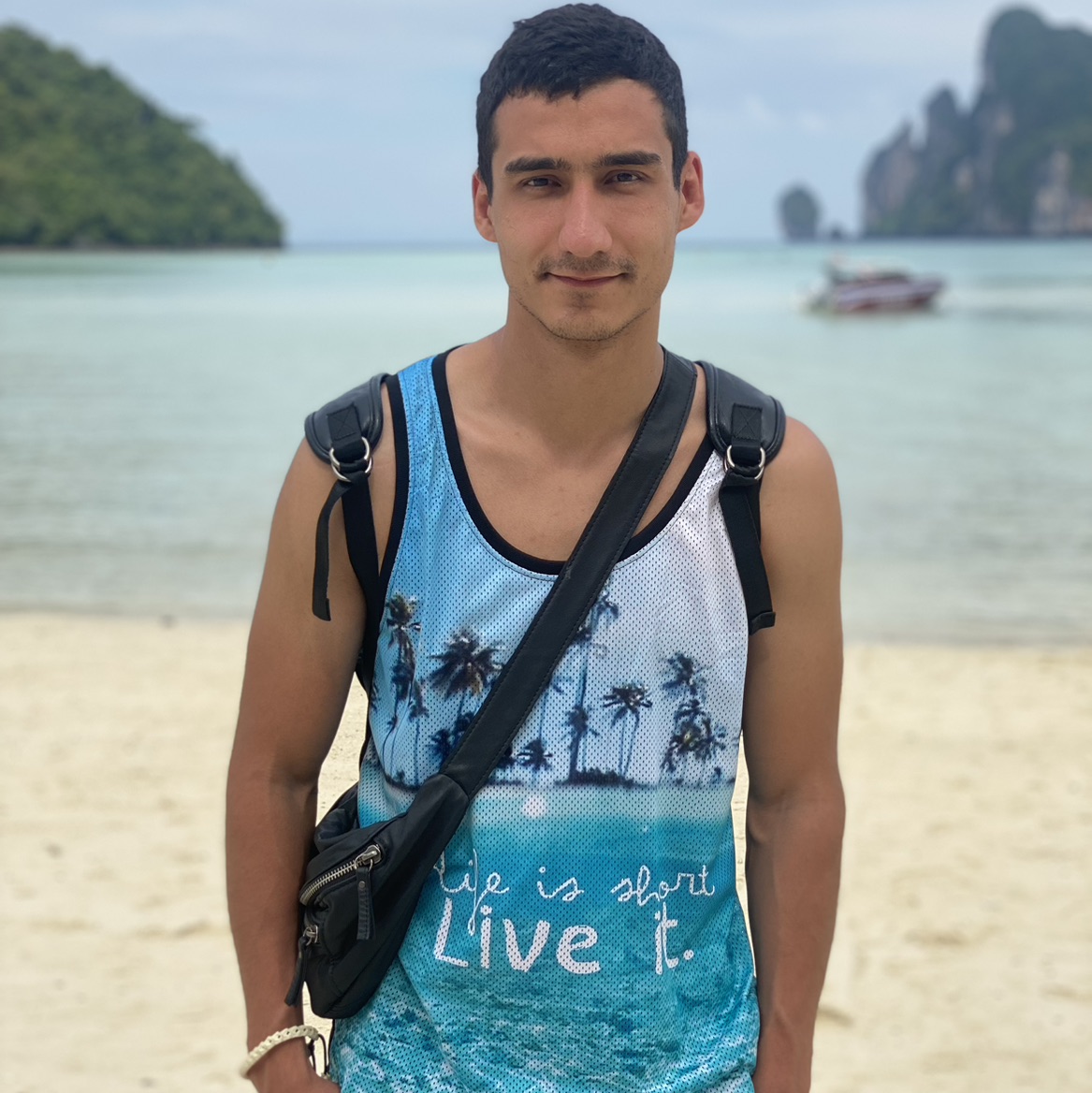 Eskender is on Couchsurfing! | Couchsurfing