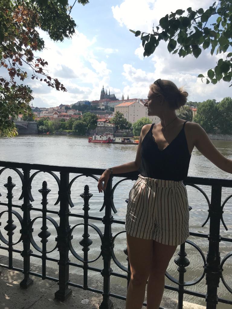 Laura 已加入 Couchsurfing！ | Couchsurfing