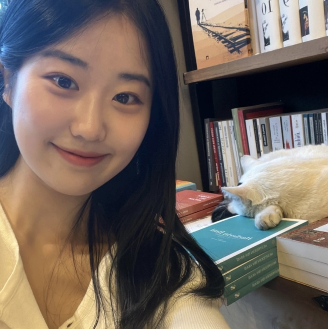 Hyeon Jeong is on Couchsurfing! | Couchsurfing