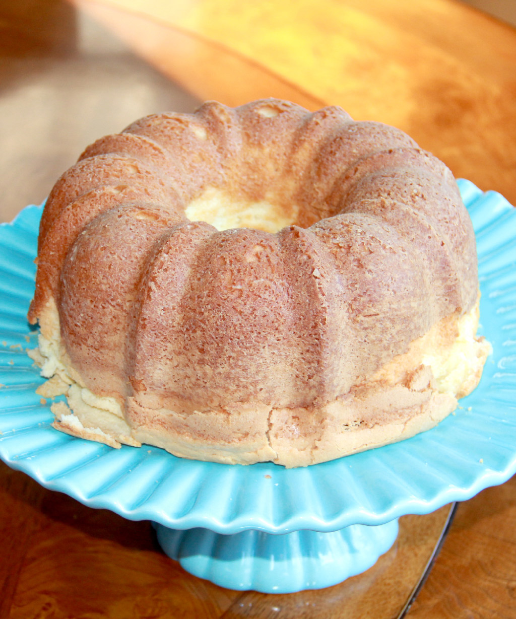 Cream Cheese Pound Cake | In a Southern Kitchen