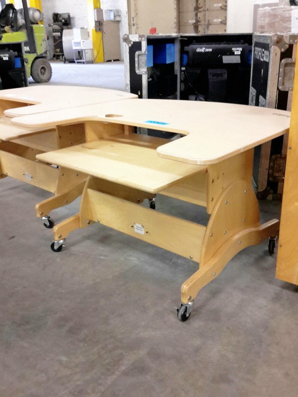 iBid Lot # 5993 - Hatch Computer Desk