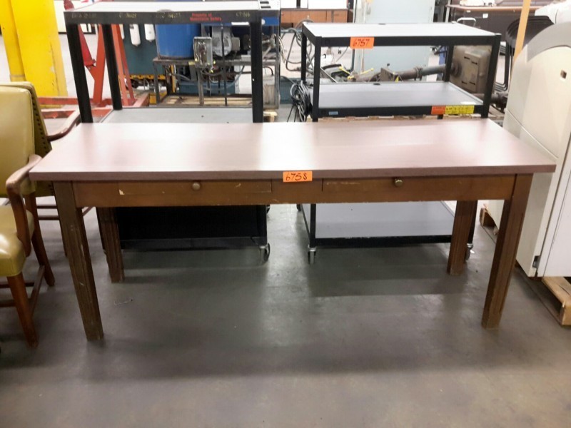 iBid Lot # 6758 - Table w/Drawers