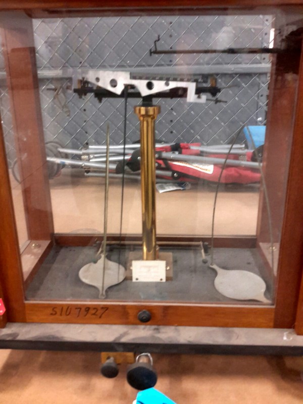 iBid Lot # 7857 - Voland & Sons Vintage Scientific Analytical Balance Scale
