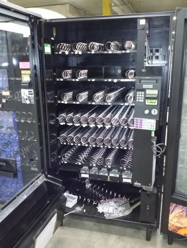 iBid Lot # 8855 - Spiral Snack Vending Machine