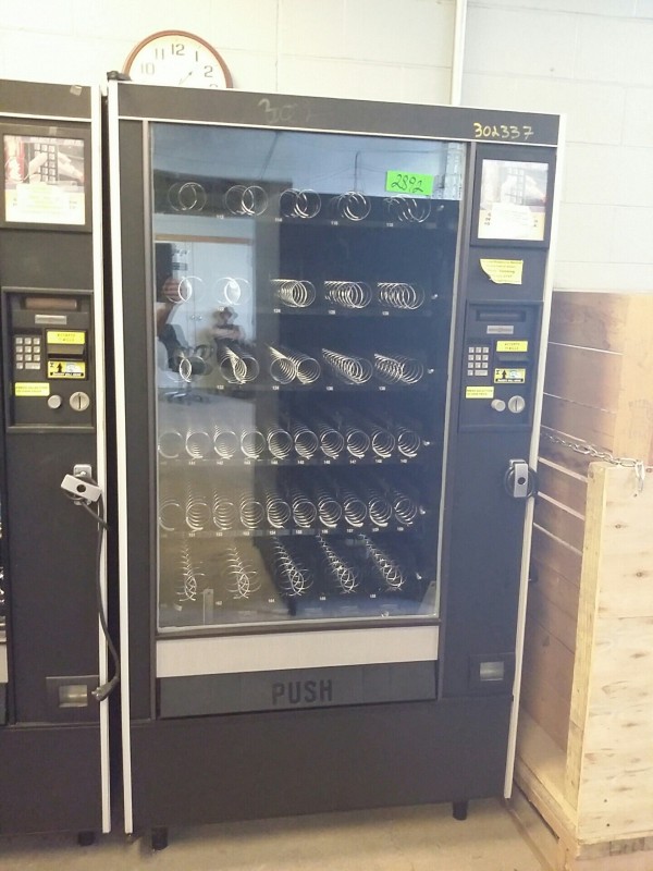 iBid Lot # 2892 - Spiral Snack Vending Machine