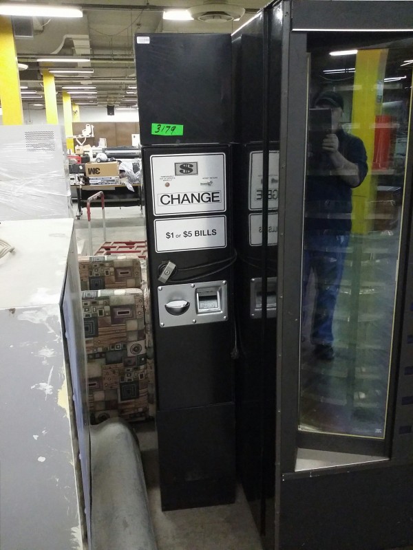 iBid Lot # 3179 - Rowe Vending Dollar Bill Change machine