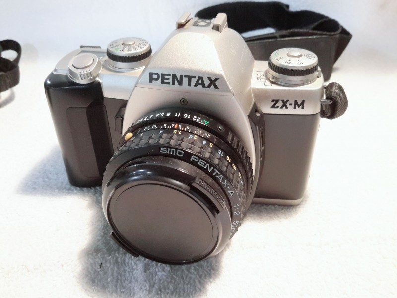 iBid Lot # 14425 - Pentax ZX-M & P3 35mm Camera Lot - 2 each