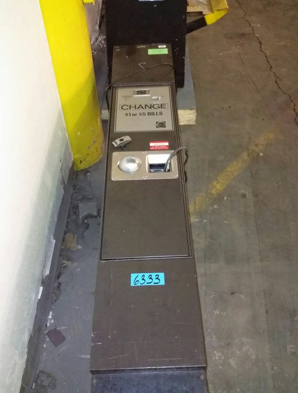 iBid Lot # 6333 - Rowe Dollar Bill Change Machine Model BC-12