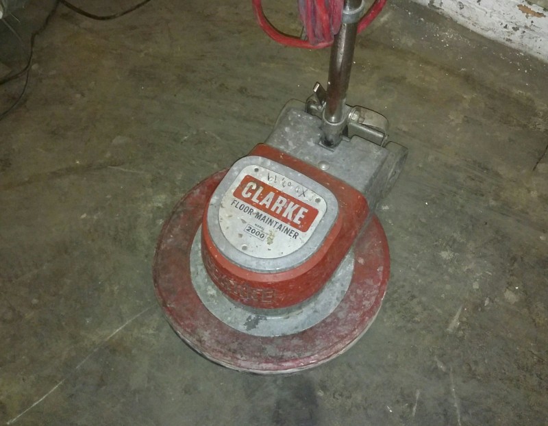 iBid Lot # 6337 - Clarke Model 2000 Floor Maintainer Buffer/Scrubber