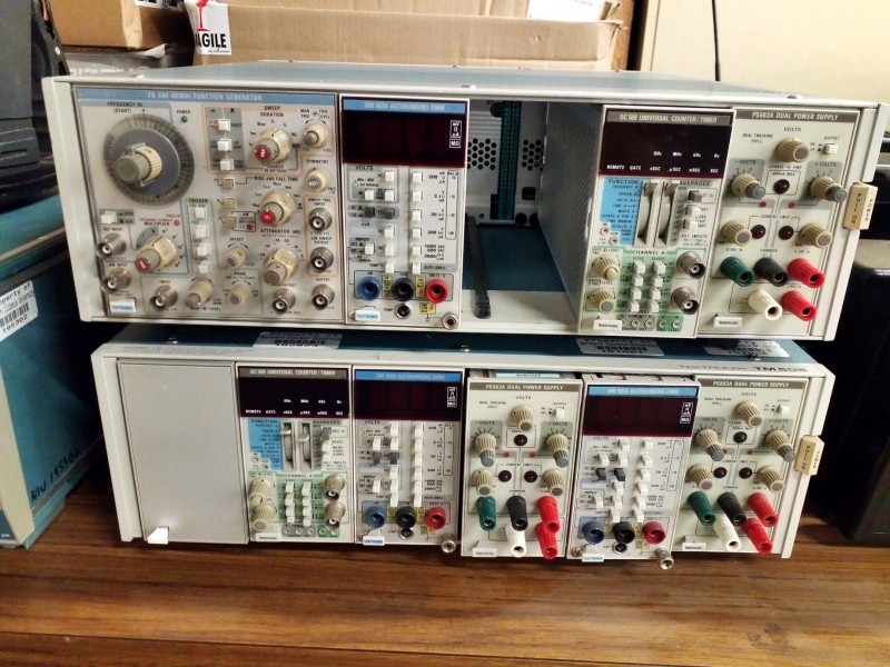 iBid Lot # 6789 - Table Lot of Miscellaneous Items