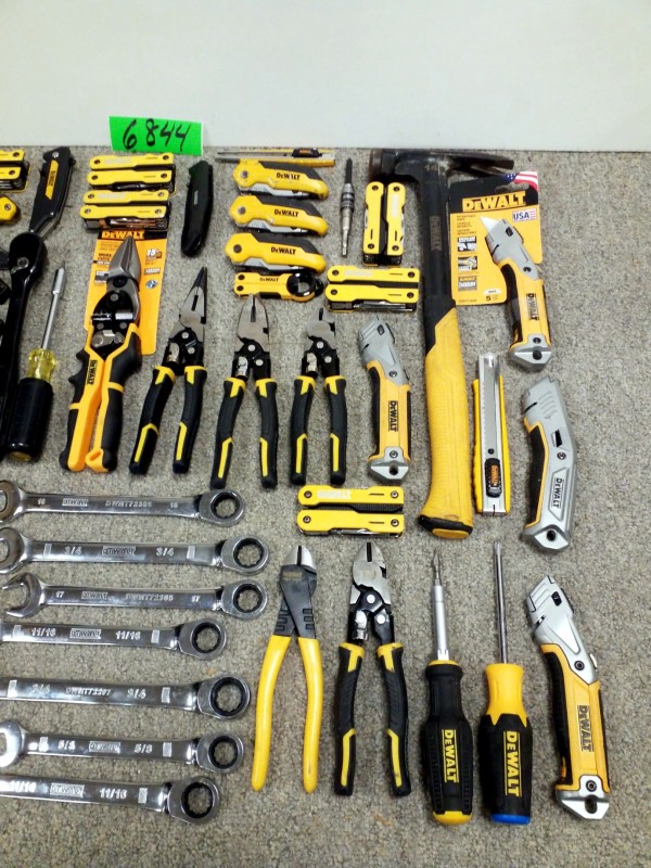 iBid Lot # 6844 - DeWalt Hand Tools & Knives