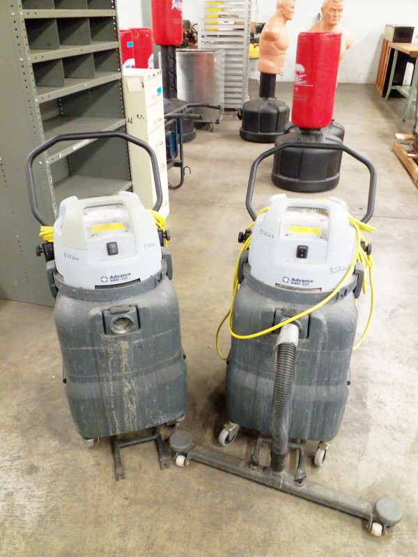 iBid Lot # 7188 - Advance AWD 320 Wet/Dry Vacuum (2 each)