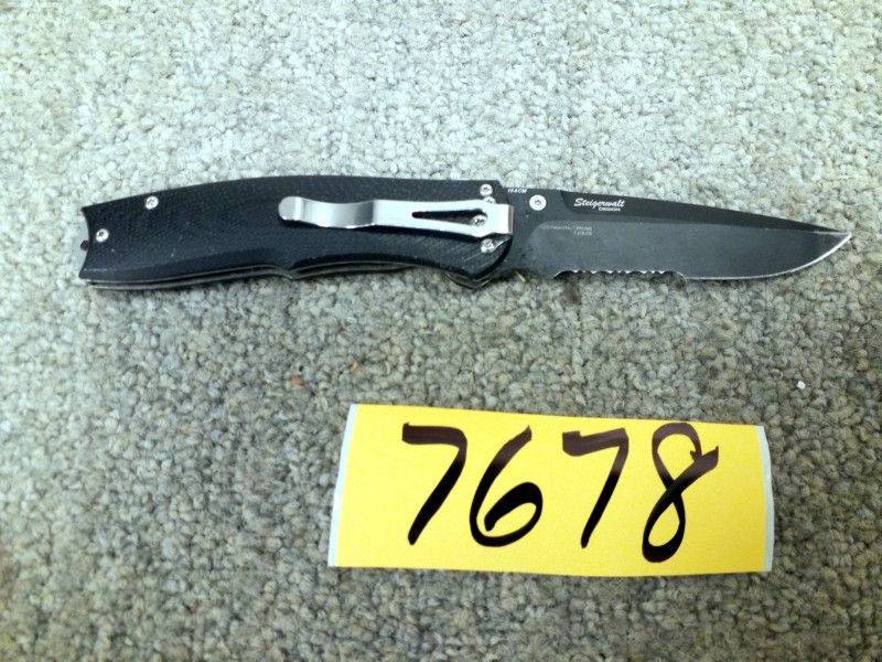 iBid Lot # 7678 - Benchmade 890 Pocket Knife
