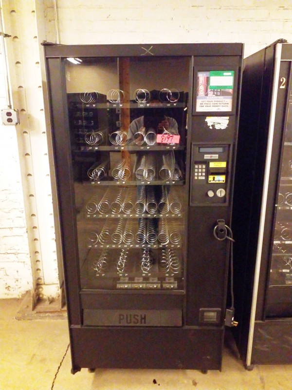 iBid Lot # 8197 - Spiral Snack Vending Machine