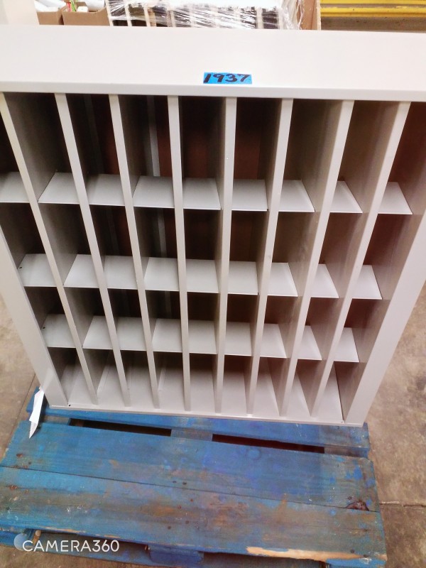 iBid Lot #1937 Metal Sorting Rack