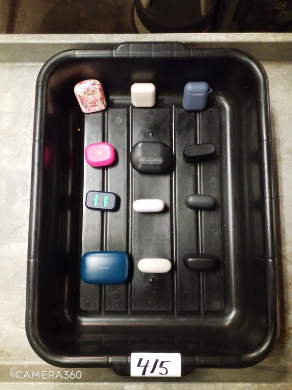 iBid LOT #415 TSA VARIOUS EARBUDS