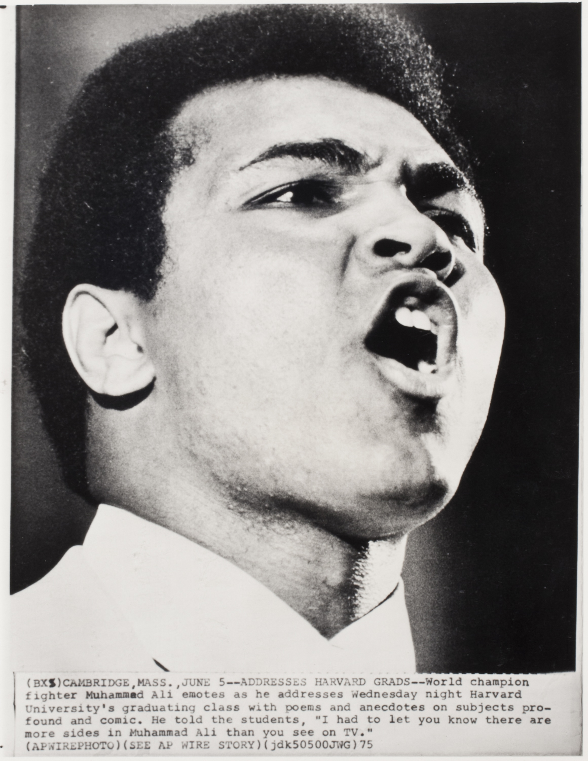 [Muhammad Ali addressing Harvard University's graduating class of 1975 ...