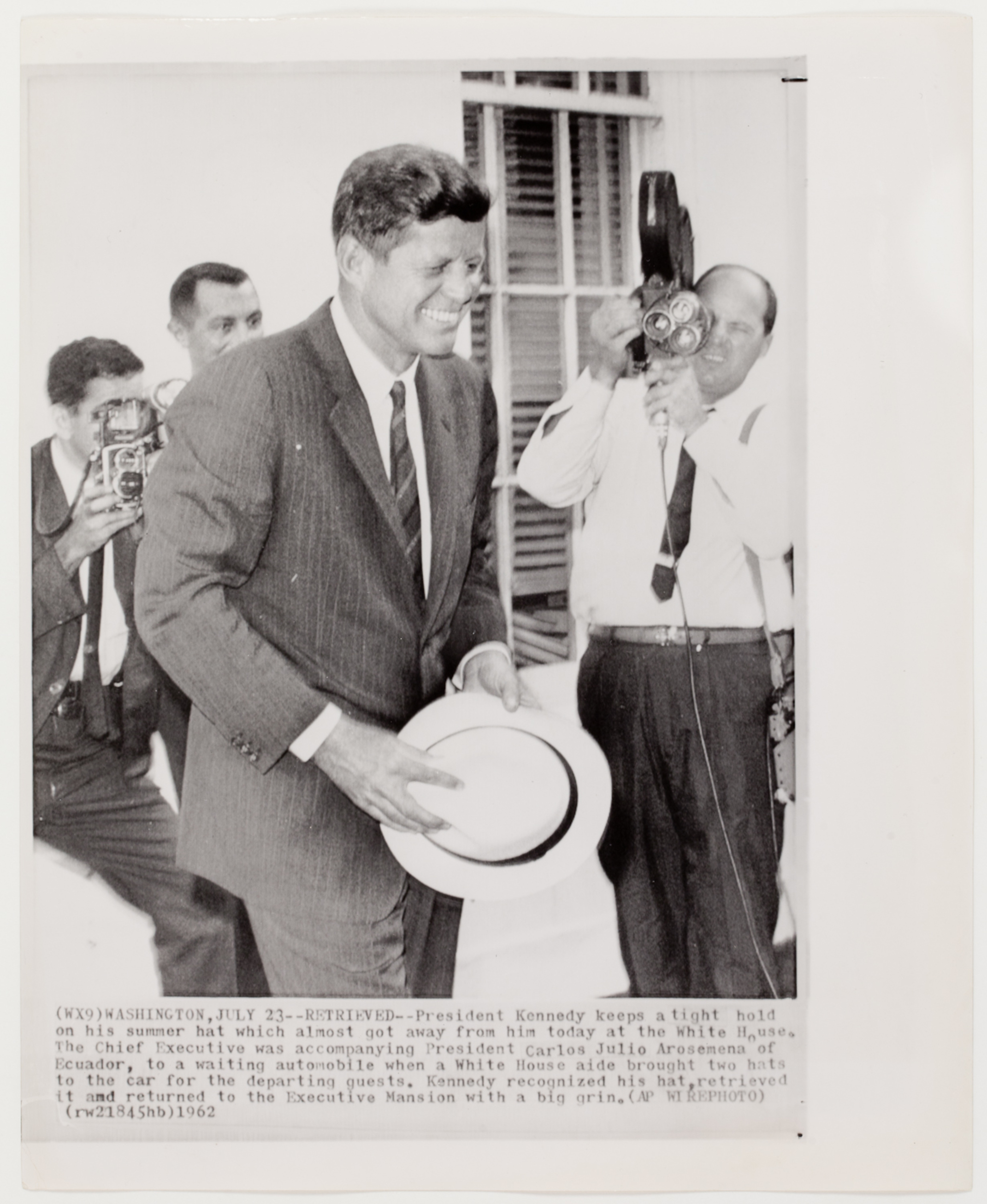 [President John F. Kennedy carrying a hat, Washington, D.C ...