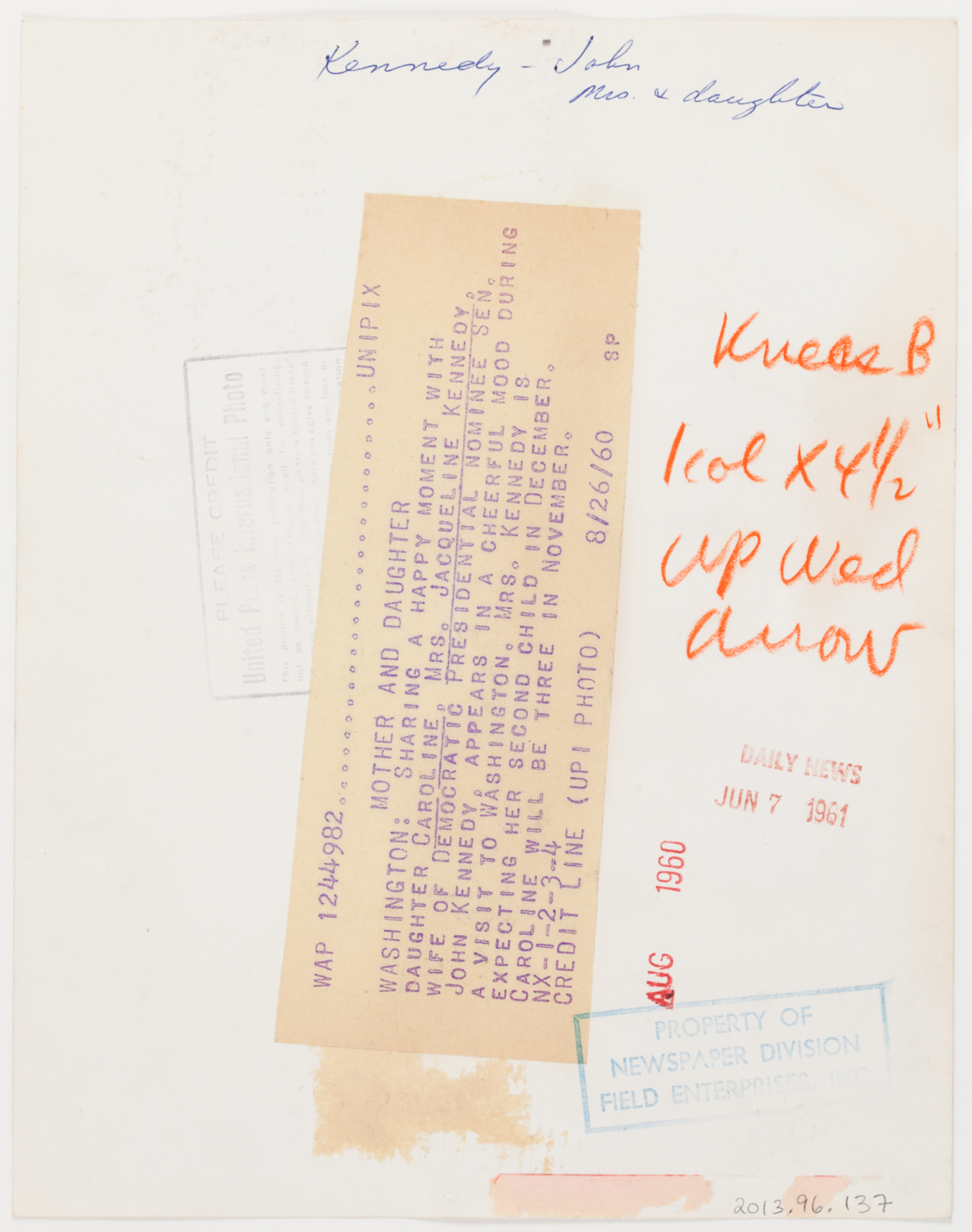 [First Lady Jacqueline Kennedy sitting with Caroline kennedy ...