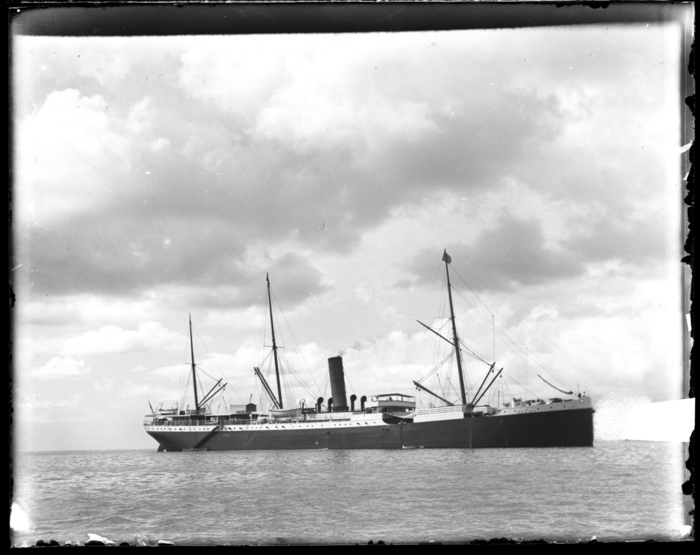 [SS Parima, off St. Croix] | 1International Center of Photography