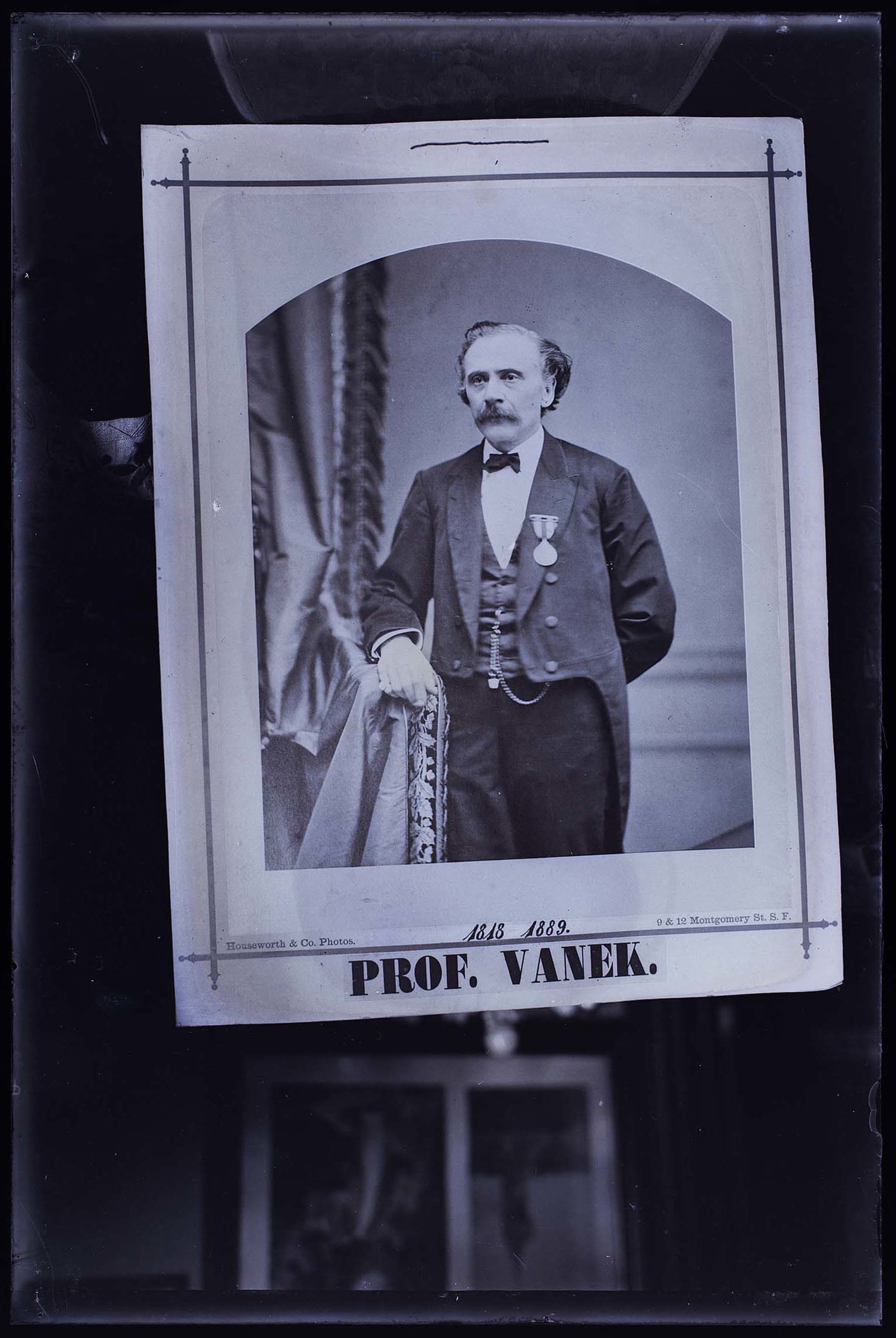 [Picture of magician Joseph Vanek] | International Center of Photography