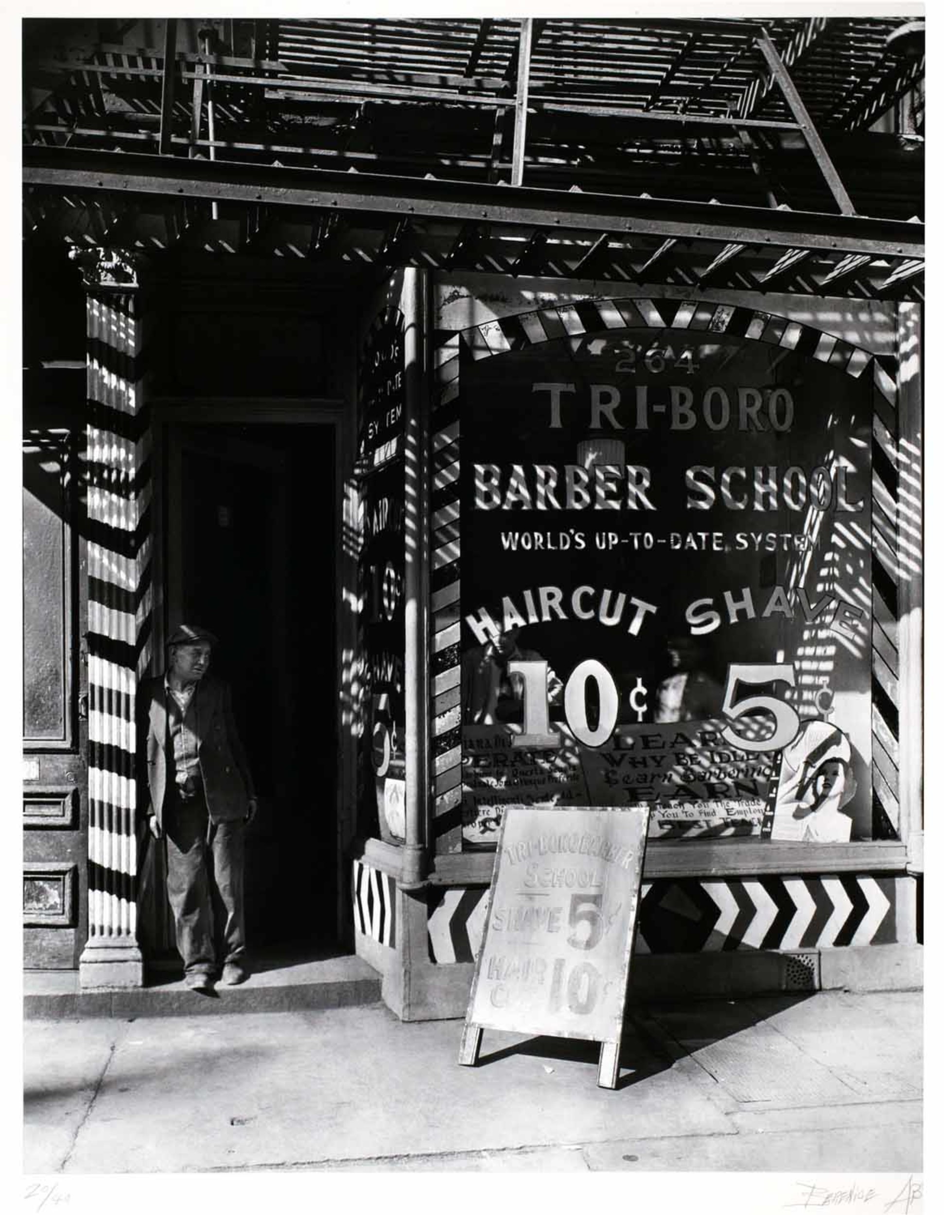 Tri-Boro Barber School, 264 Bowery | International Center of Photography
