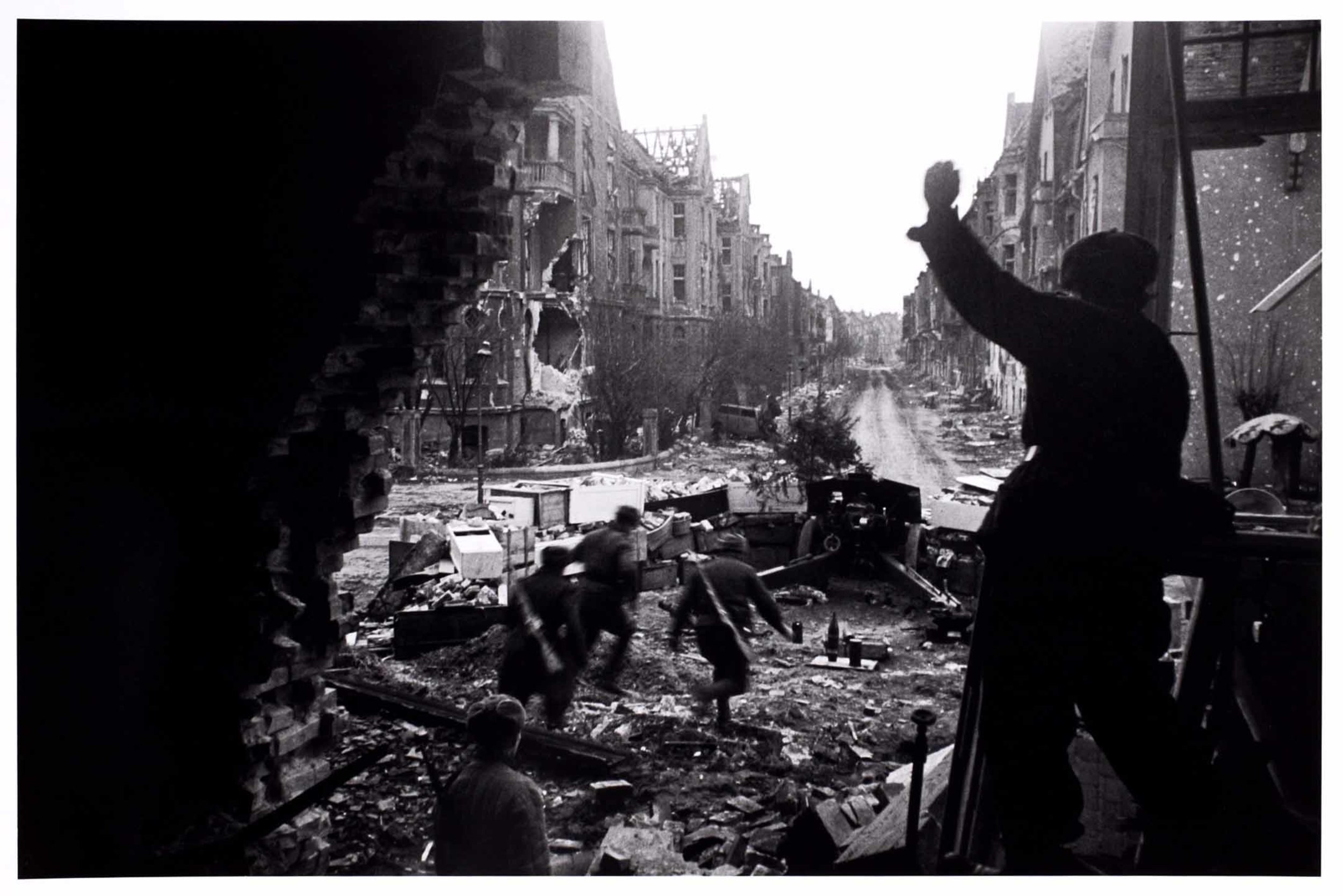 Battle in the Streets of Berlin | International Center of Photography