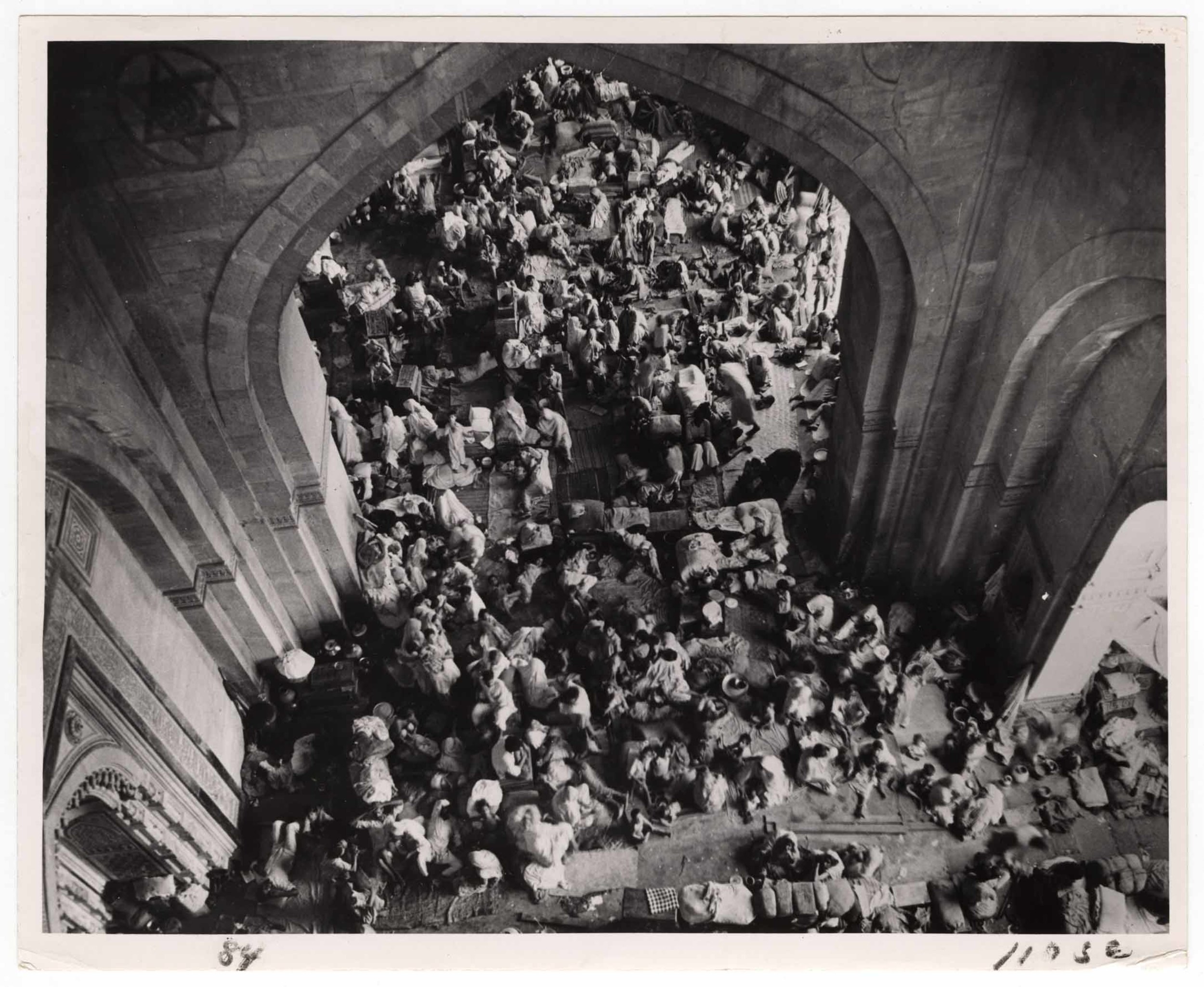 Crowded Mosque | International Center of Photography