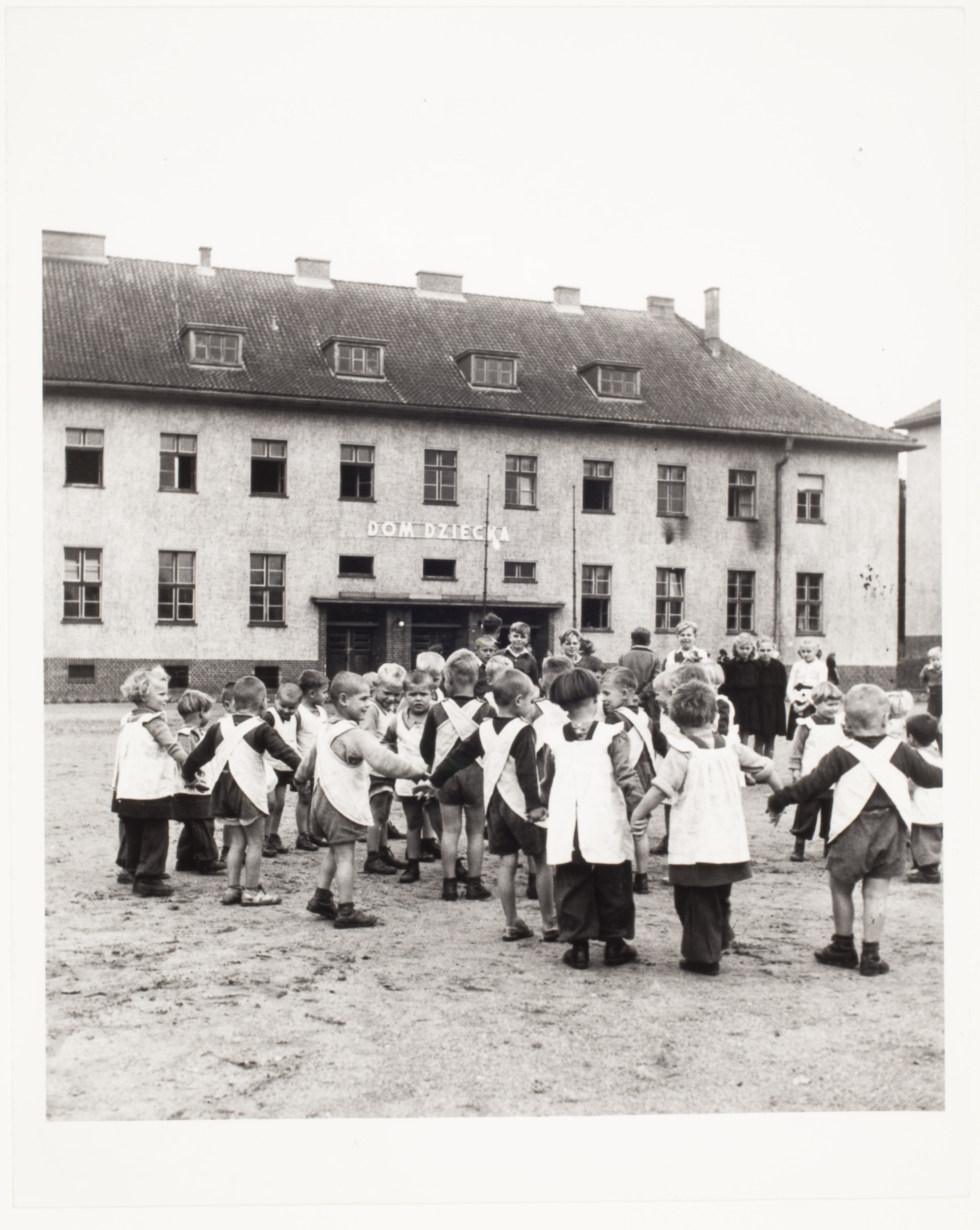 [Group of children outside their orphanage, Bartoszyce, Poland ...