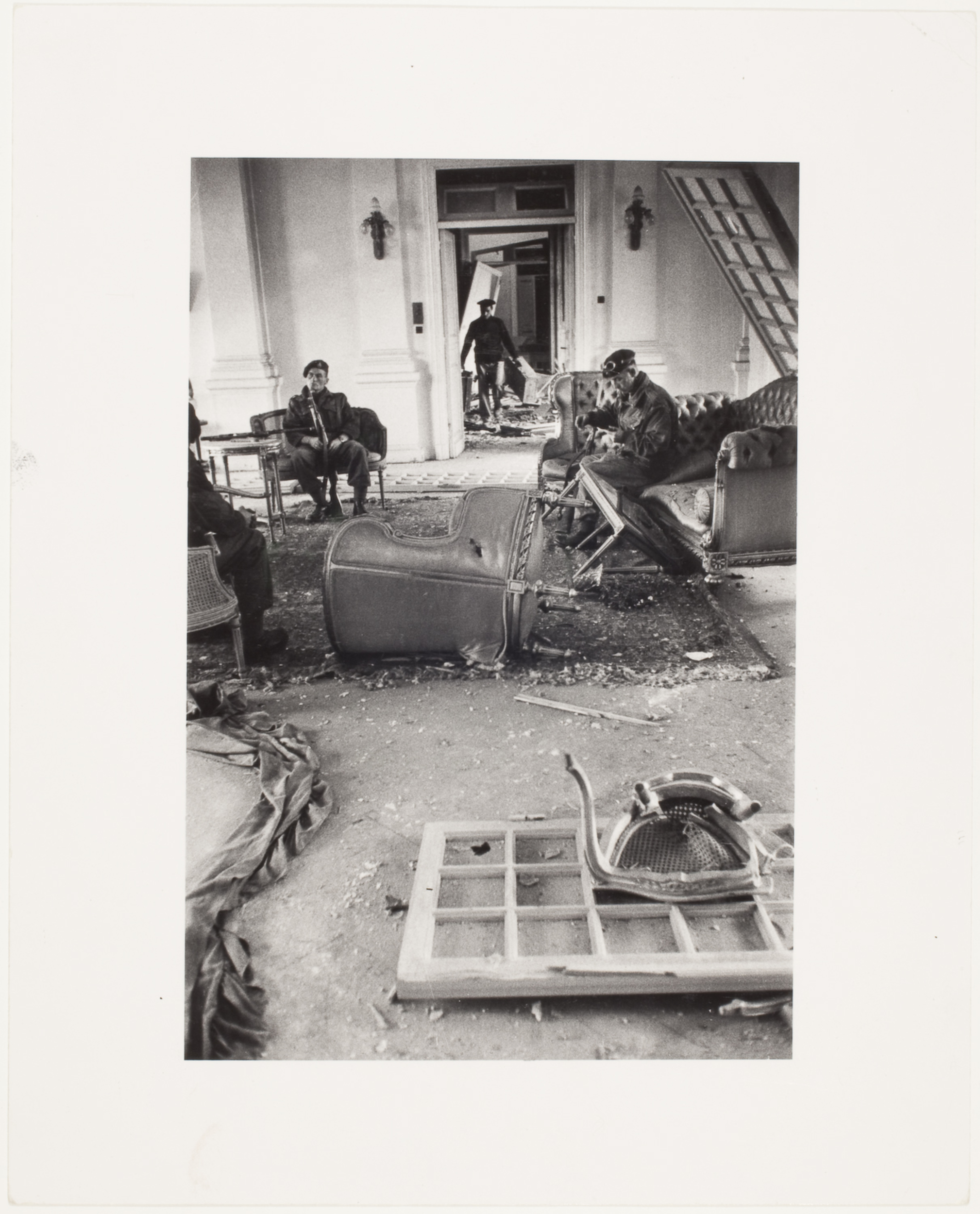 [Soldiers in bombed living room, Suez] | International Center of ...