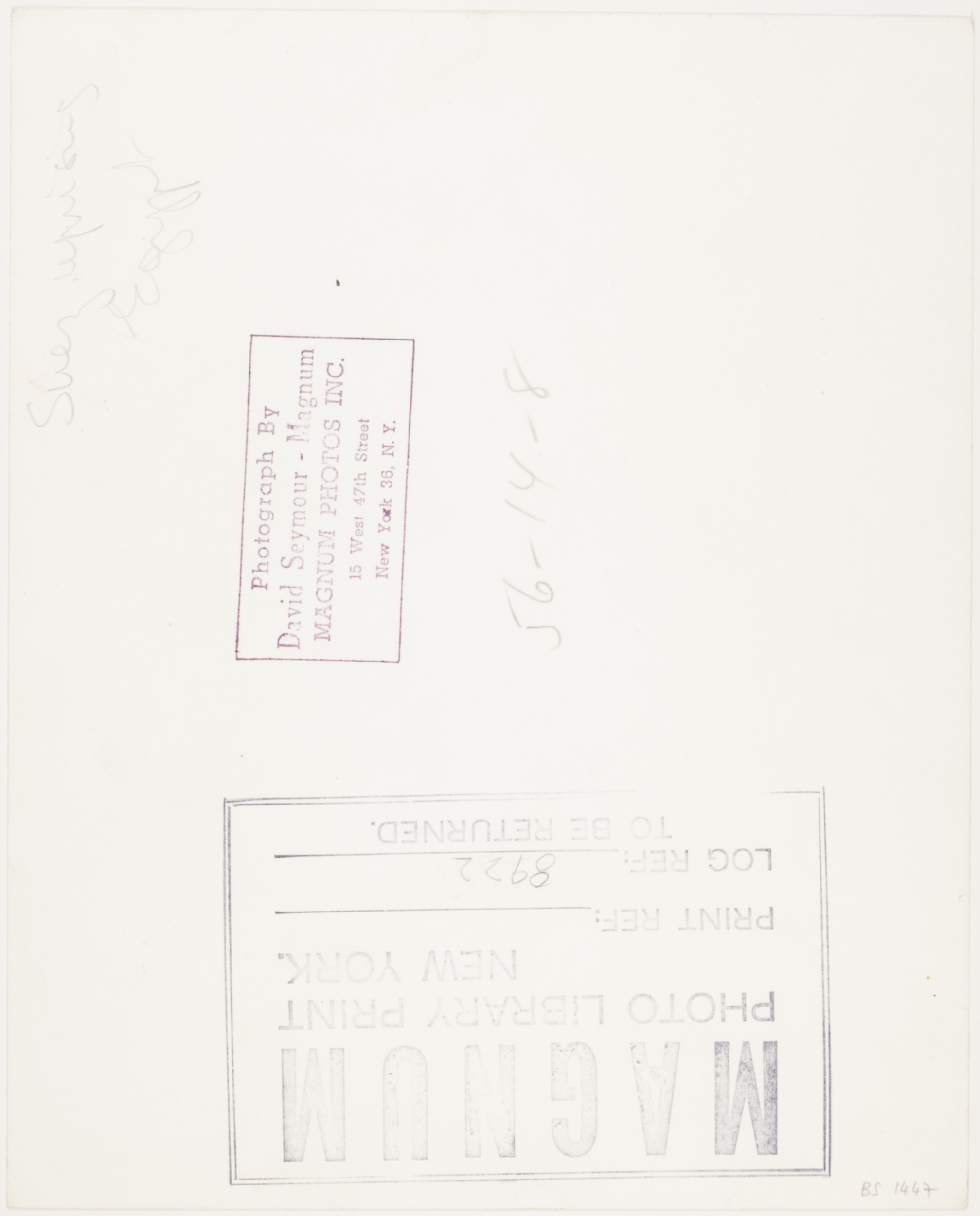 [Soldiers in bombed living room, Suez] | International Center of ...