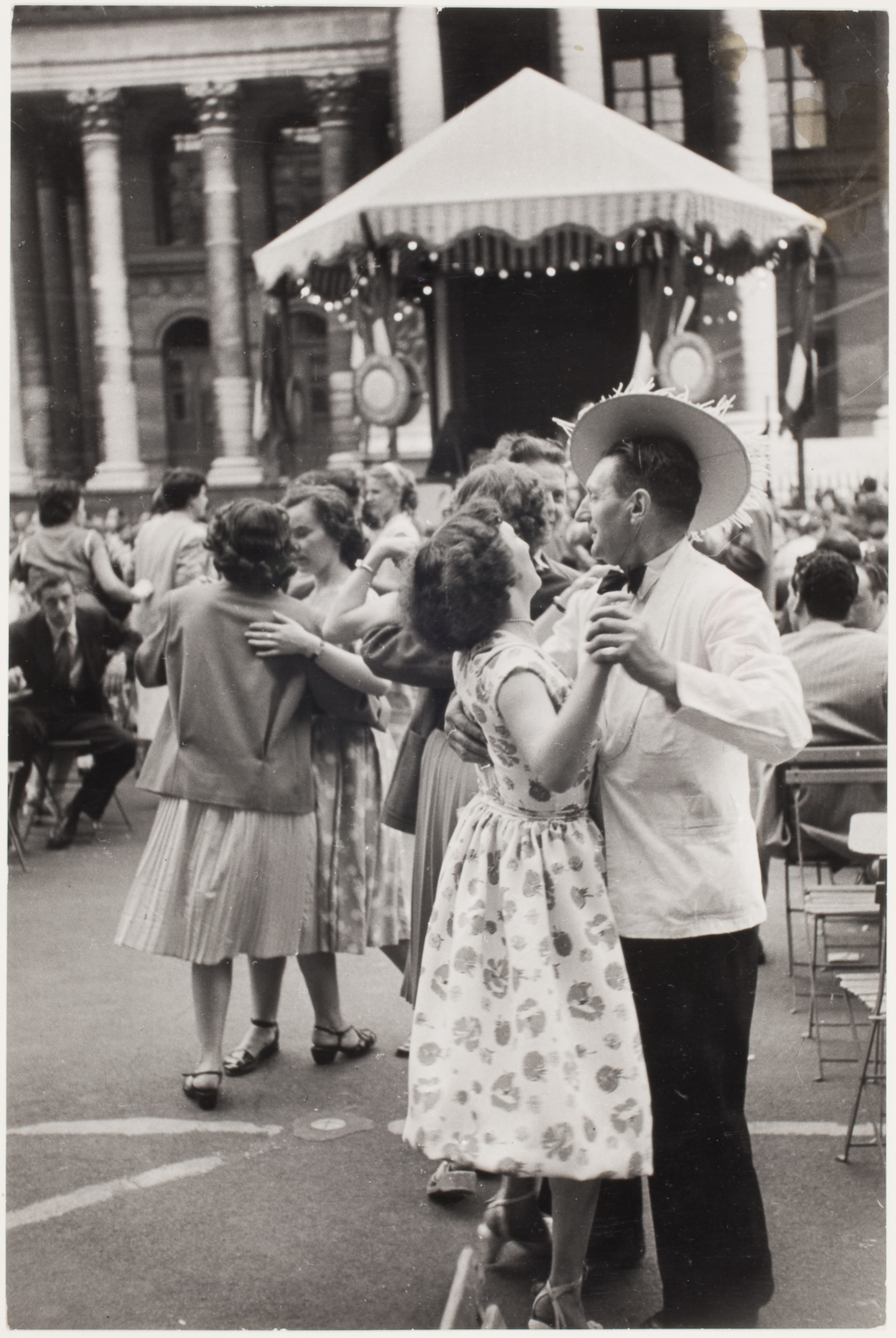 [Couple dancing, Paris] | International Center of Photography