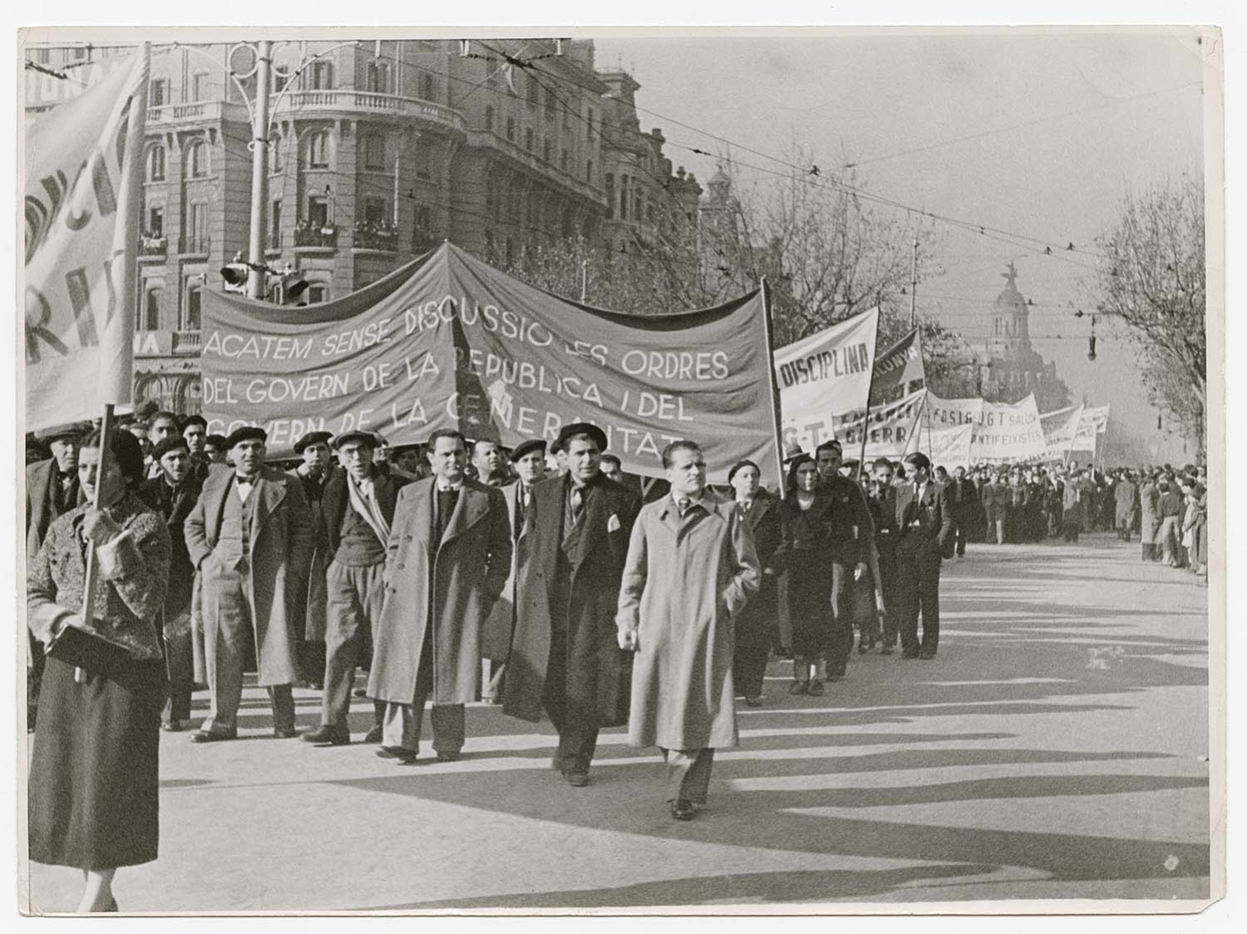 [Republicans celebrating victory in the streets, Teruel, Spain ...