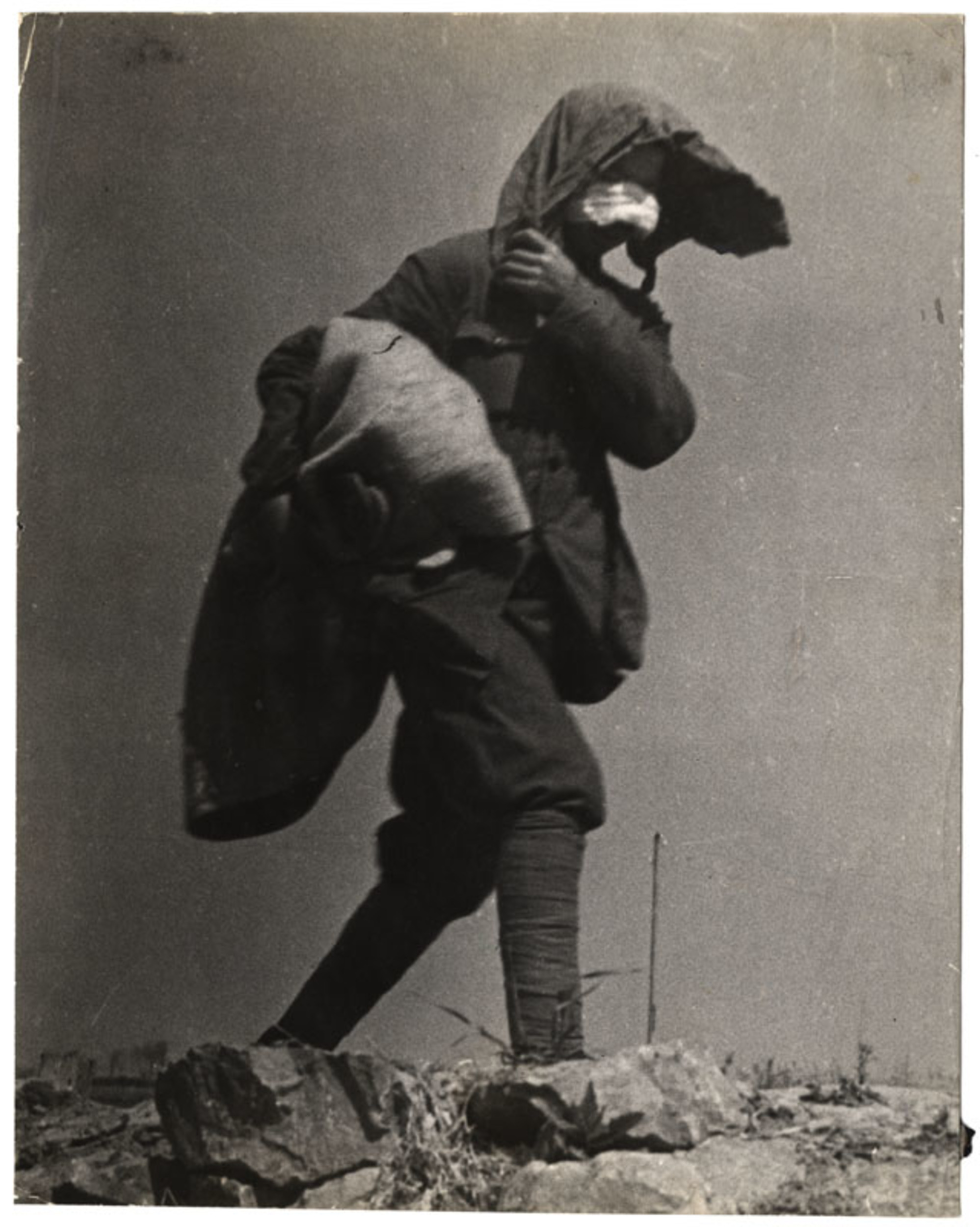 [Wounded soldier with bandaged face, Tai'erzhuang, Xuzhou front, China ...