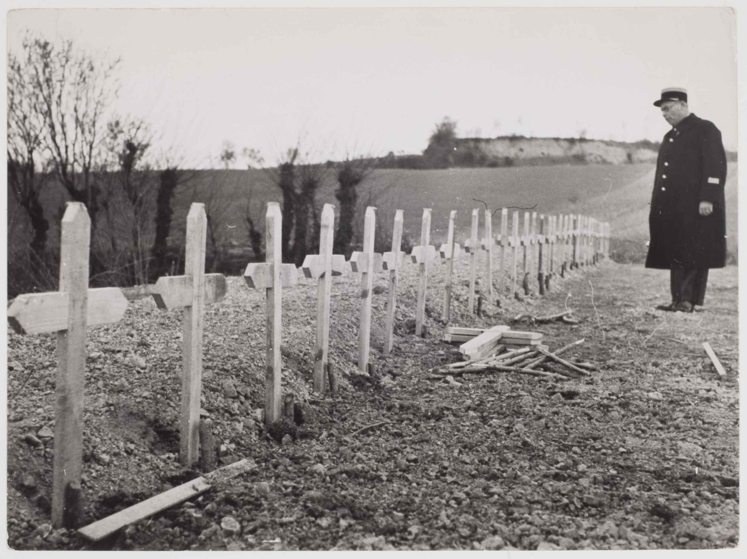 [French policeman in a cemetery near an internment camp for Spanish ...