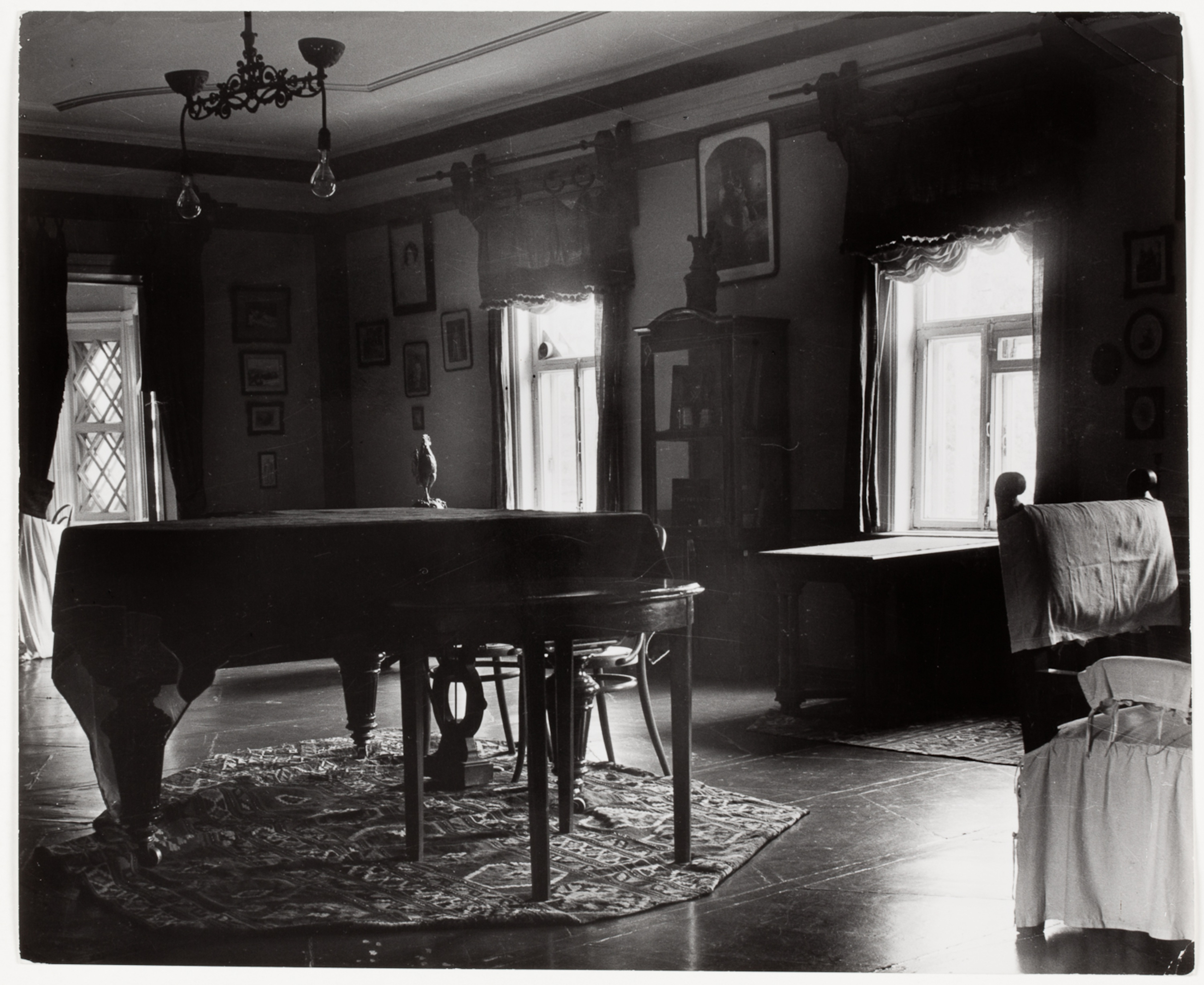 [Parlor room in the Tchaikovsky House, Klin, USSR] | International ...