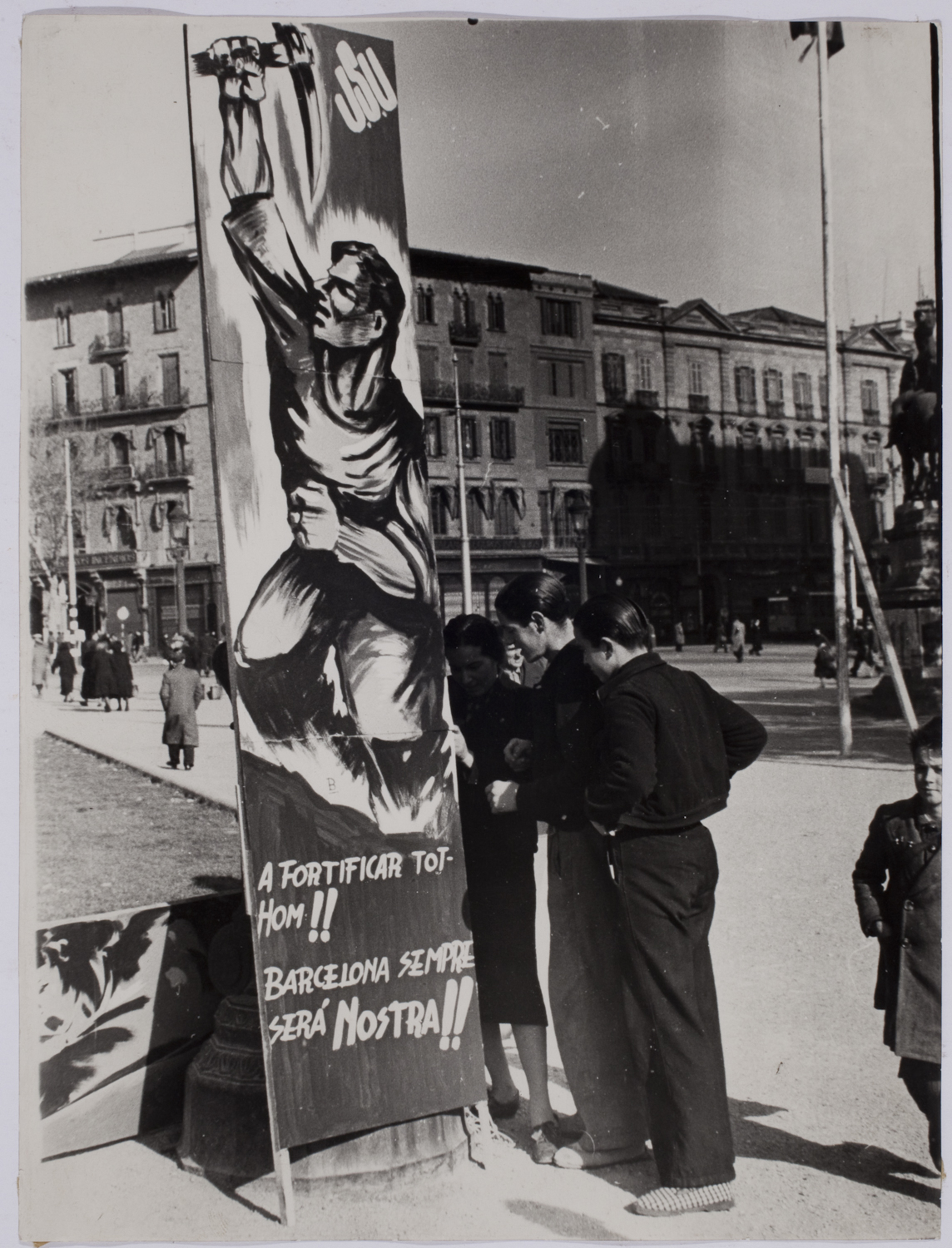 [Resistance poster, Barcelona] | International Center of Photography