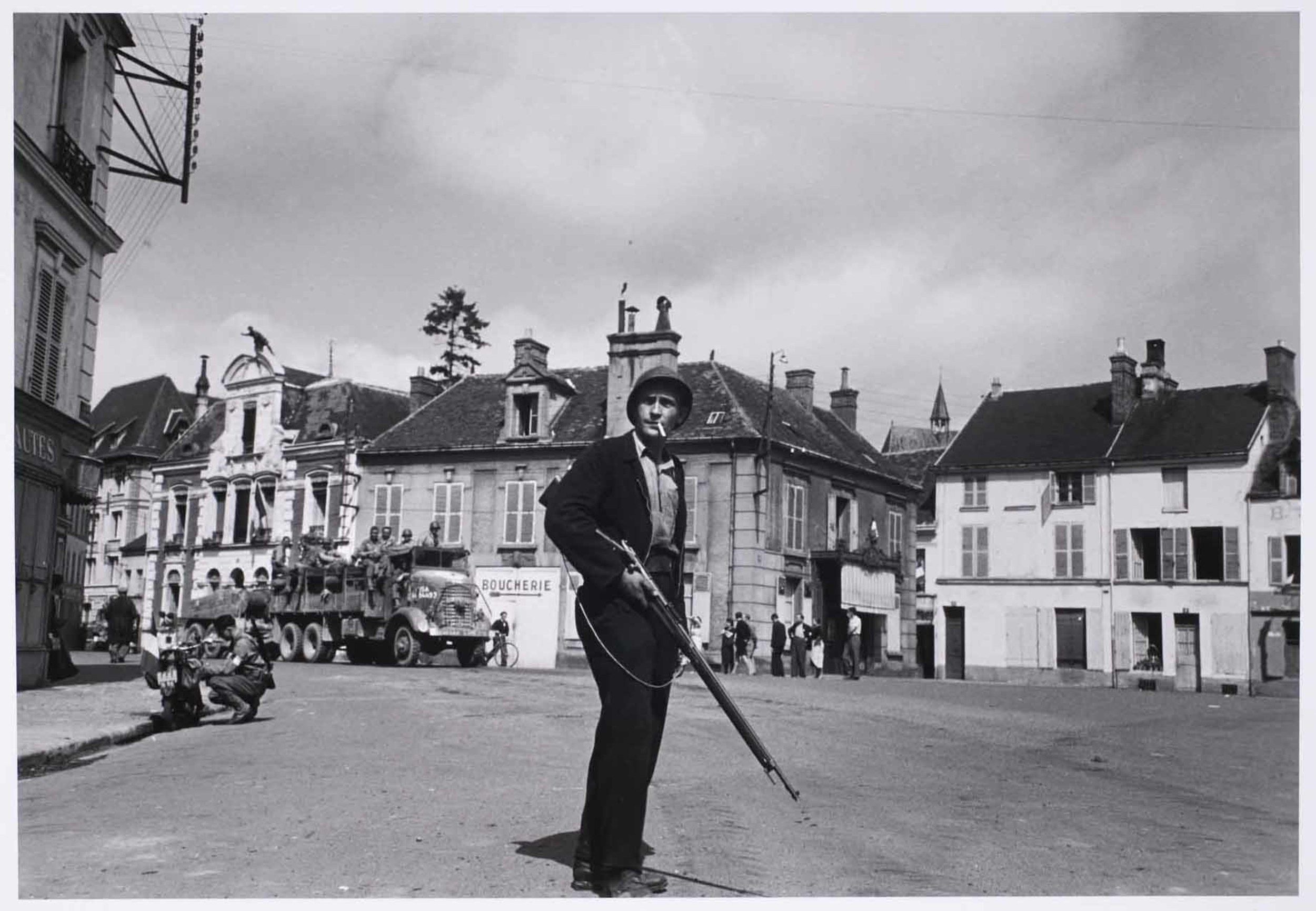 Robert Capa 1944 | International Center of Photography