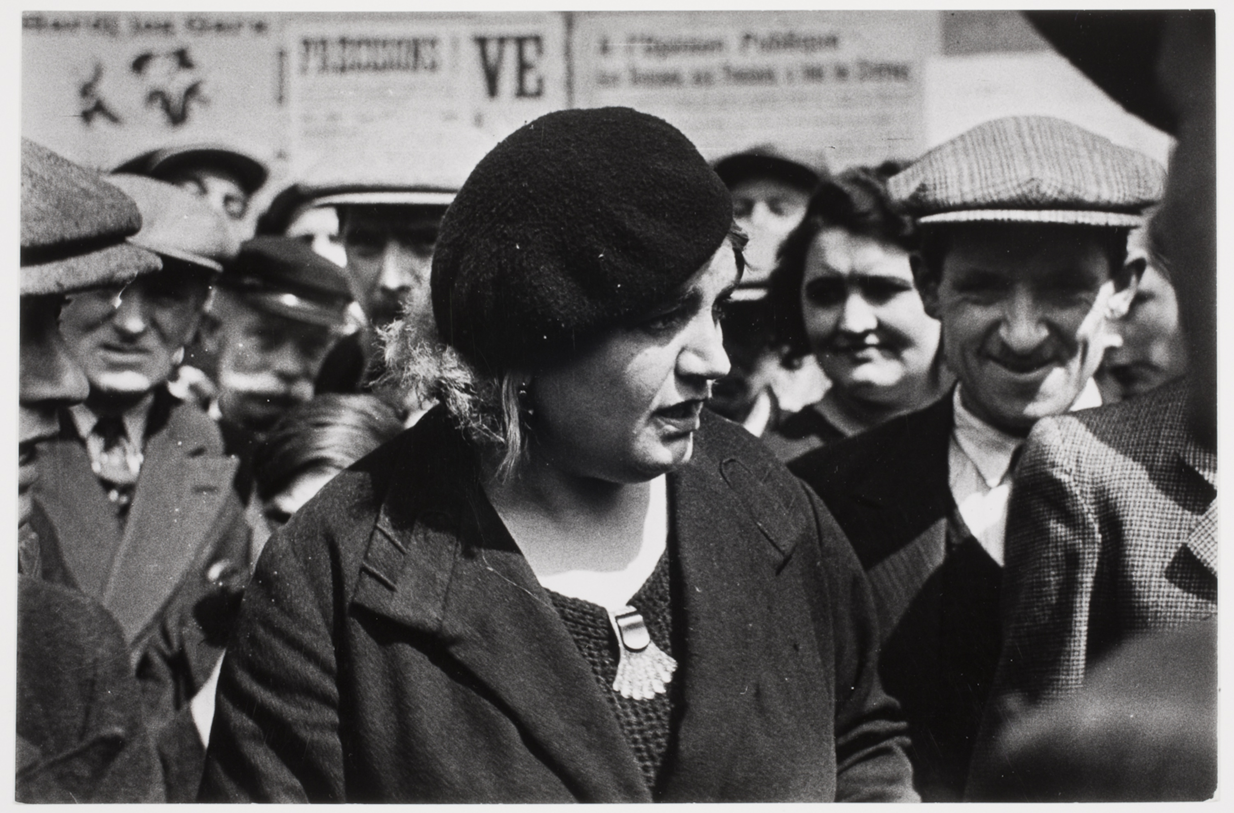 [Black hatted woman in the crowd during the Front Populaire ...