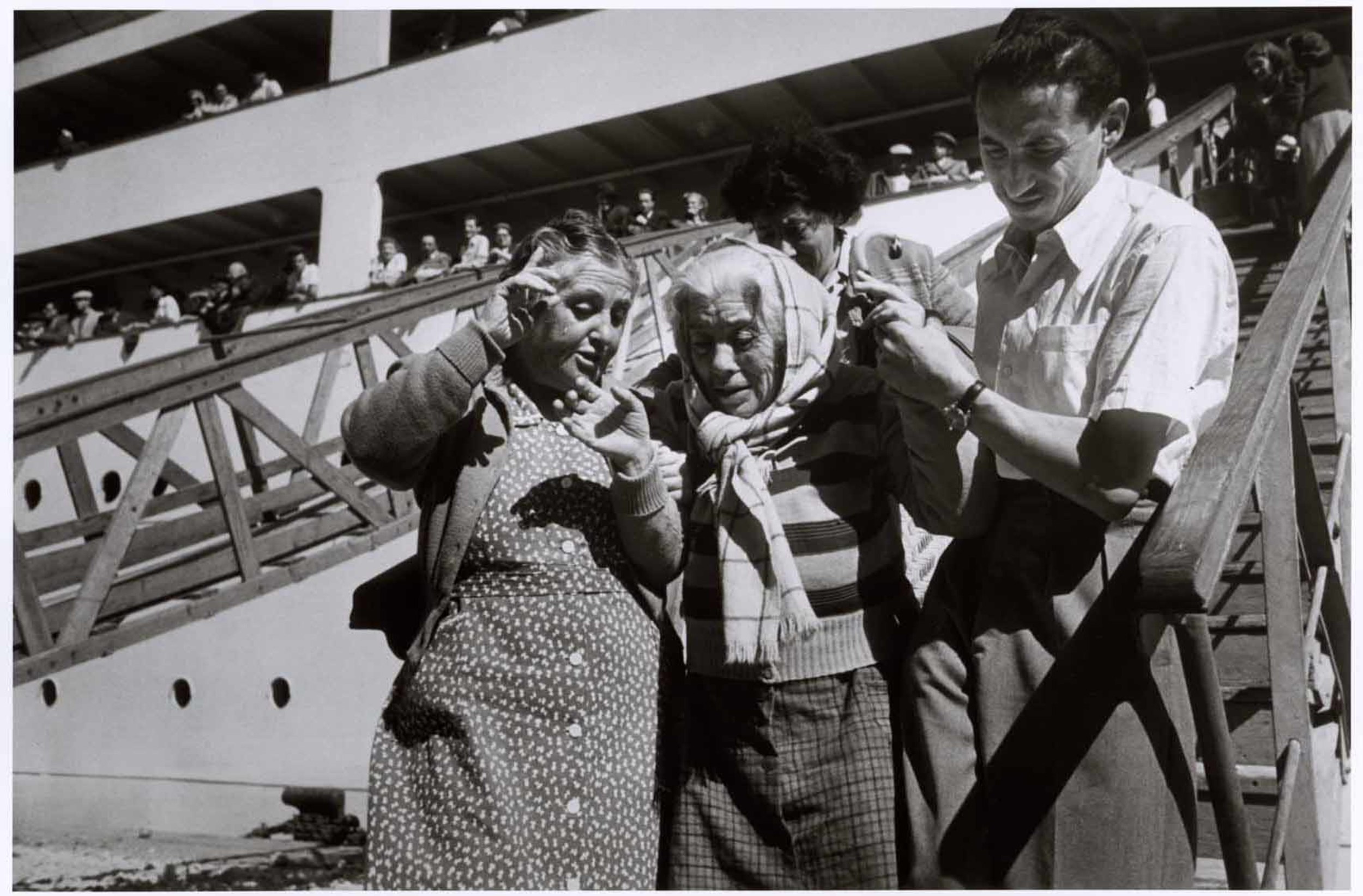 [European immigrants departing the ship, Haifa, Israel] | International ...