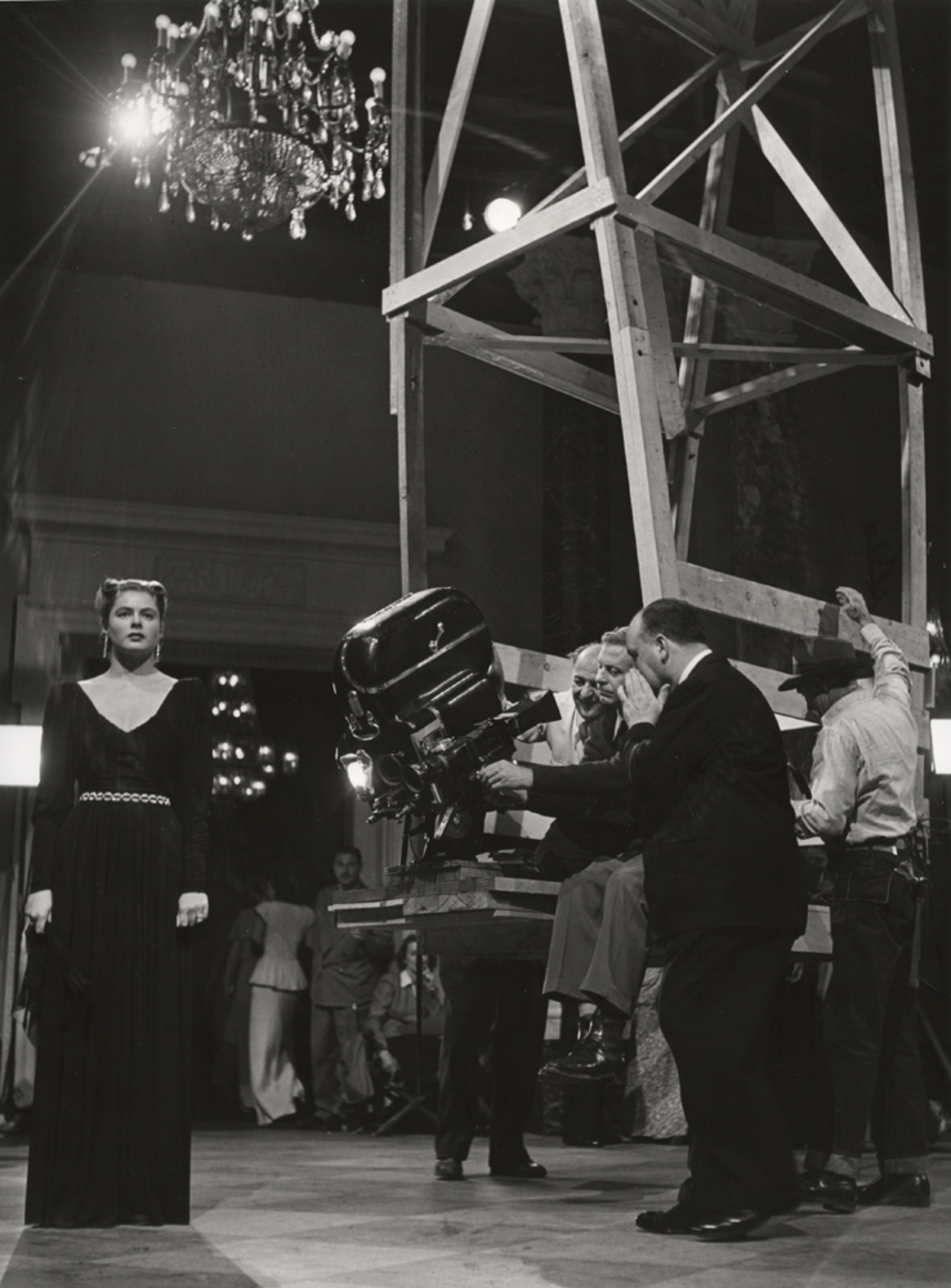 [Ingrid Bergman and Alfred Hitchcock on the set of Notorious, Hollywood ...